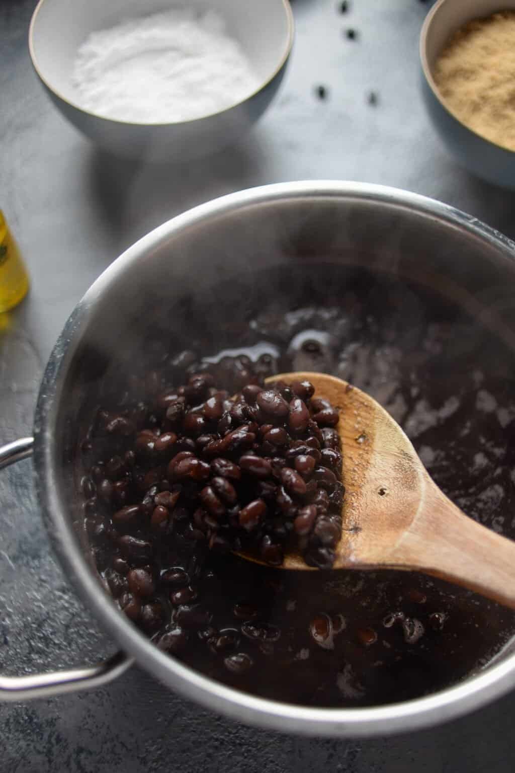 Vietnamese Black Bean Pudding (Chè đỗ đen đặc) - Summer & Spice