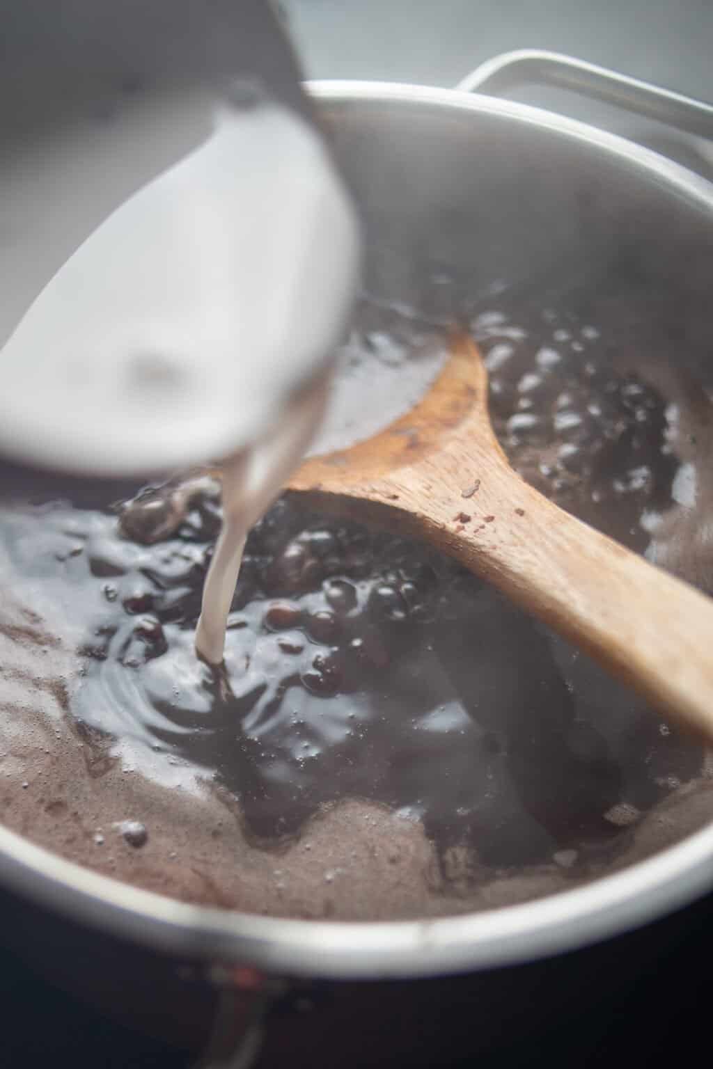 Vietnamese Black Bean Pudding (Chè đỗ đen đặc) - Summer & Spice