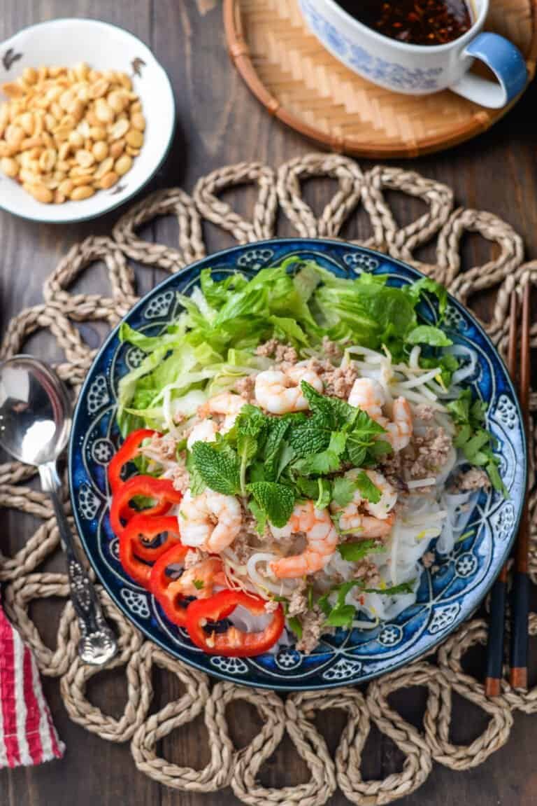 Vietnamese Prawn and Pork Mince Noodle Salad (Phở Trộn Tôm Thịt ...
